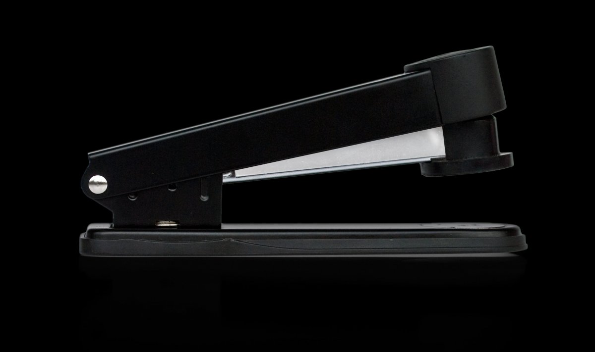 Stampler : Staple and print a smiley at the same time.