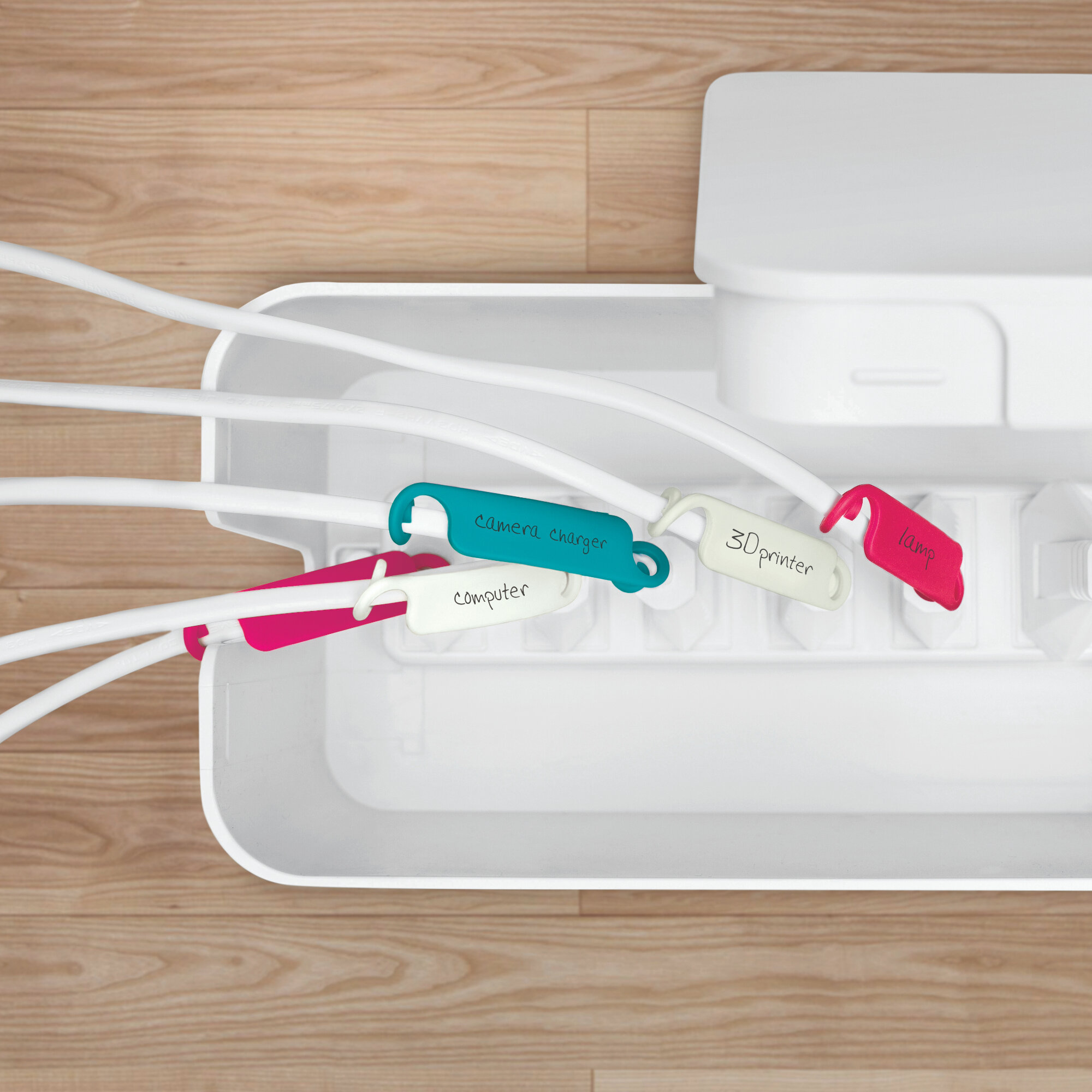 Cable Tag : Never pull the wrong plug again by Bobino