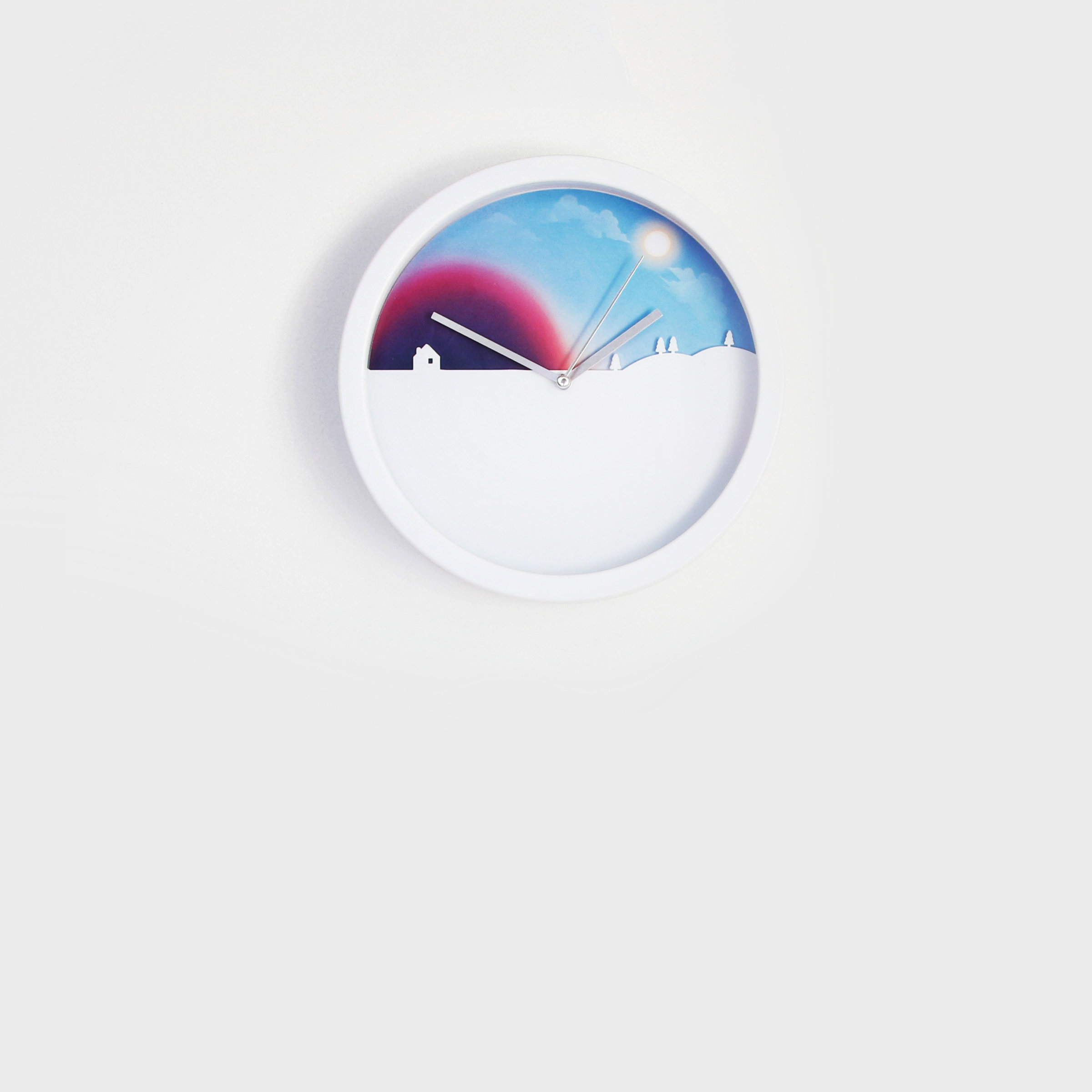 Day & Night Clock : Wall clock with rotating skyline.