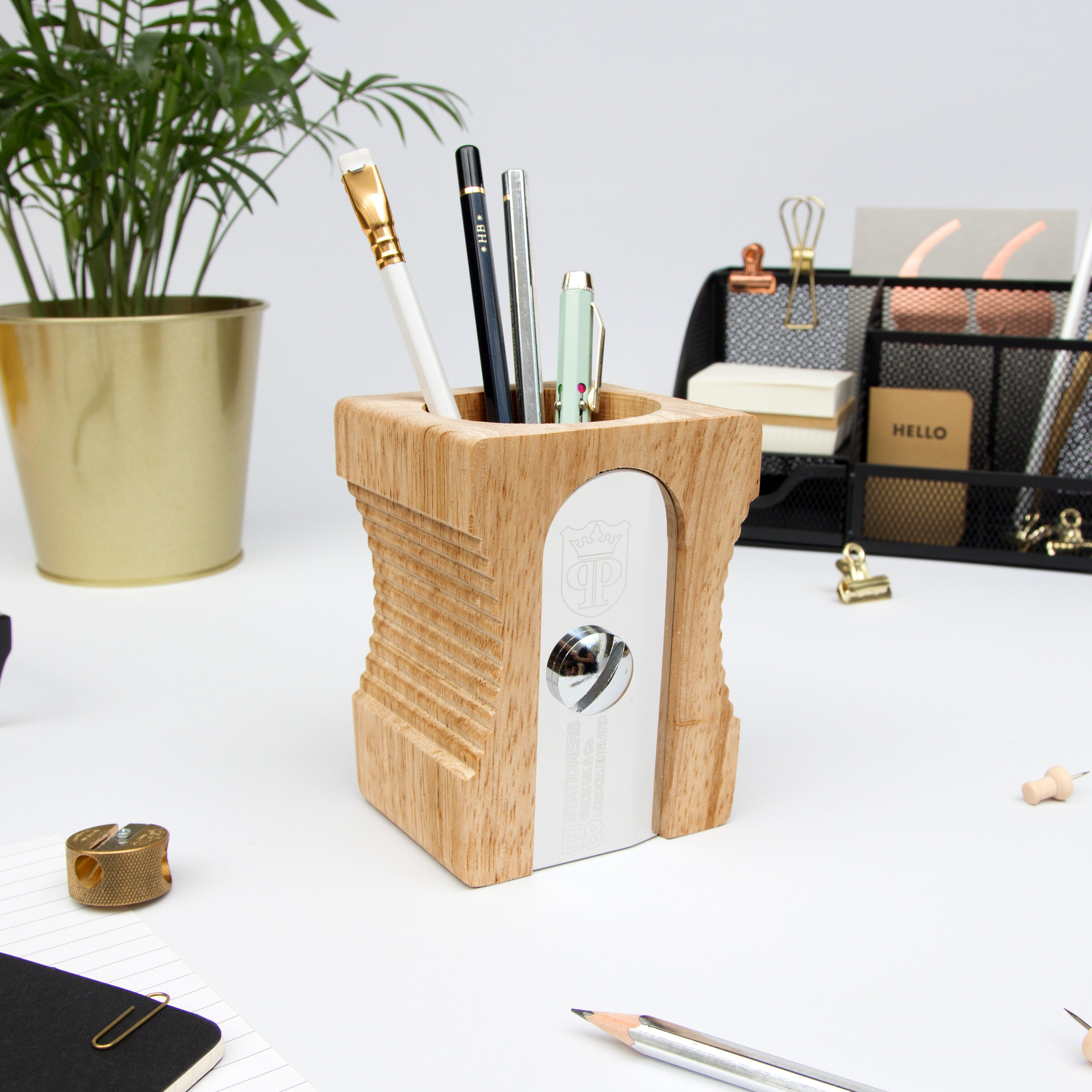 Sharpener Desk Tidy : Supersize pencil sharpener pen-pot.