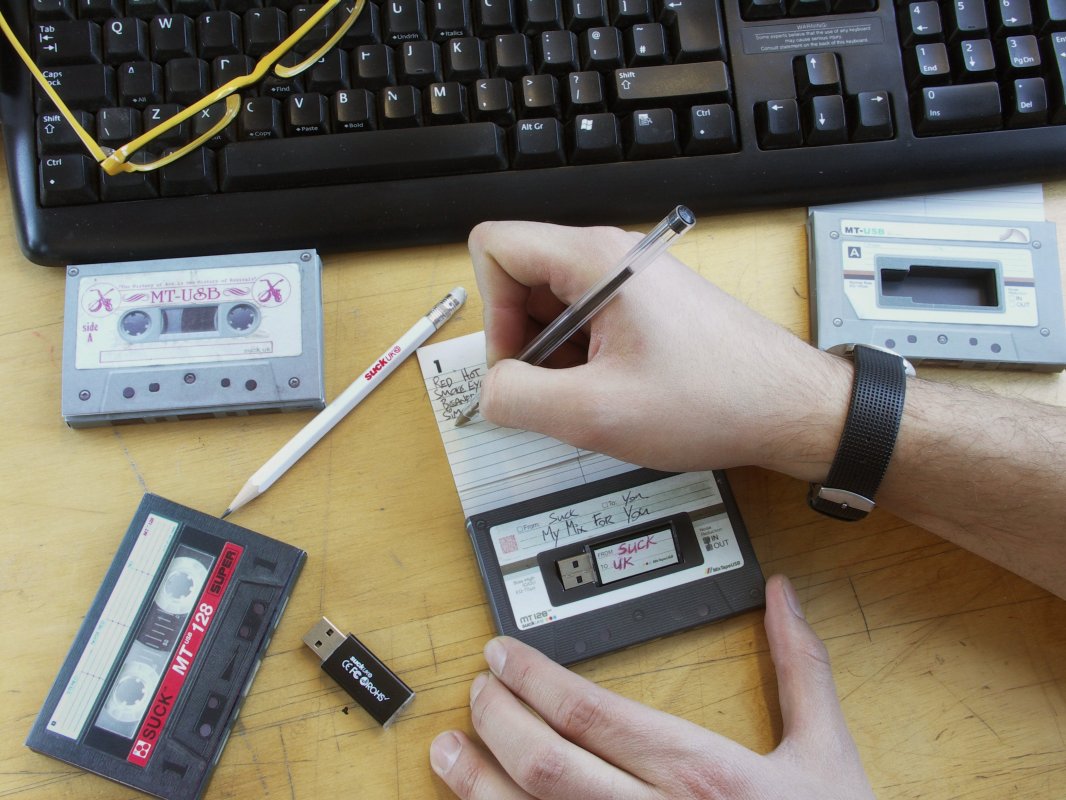 Mix Tape USB Stick : Give the gift of great music on a mixtape.